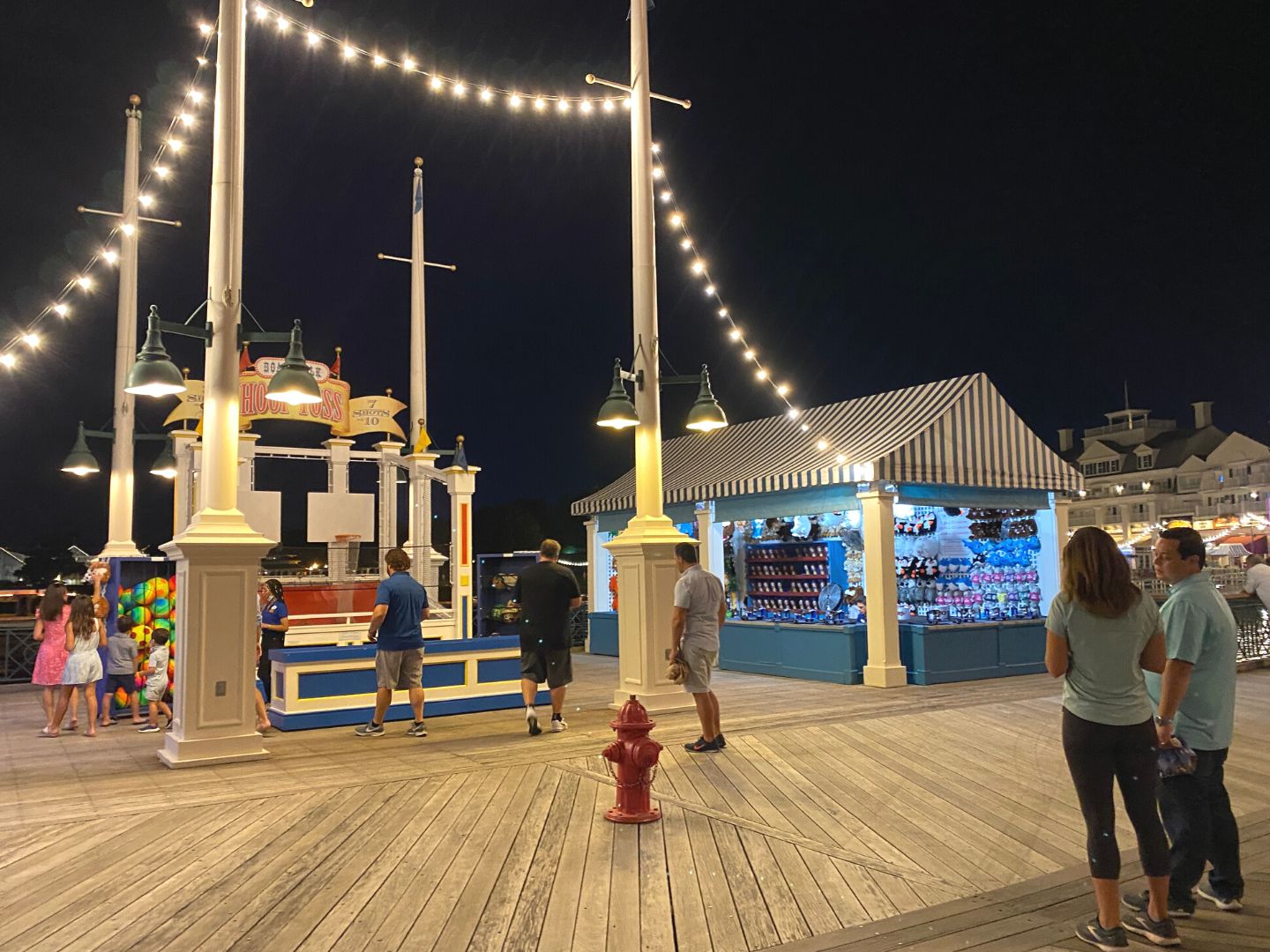 How to Tour Christmas Decorations at Disney's BoardWalk Hotels for FREE ...