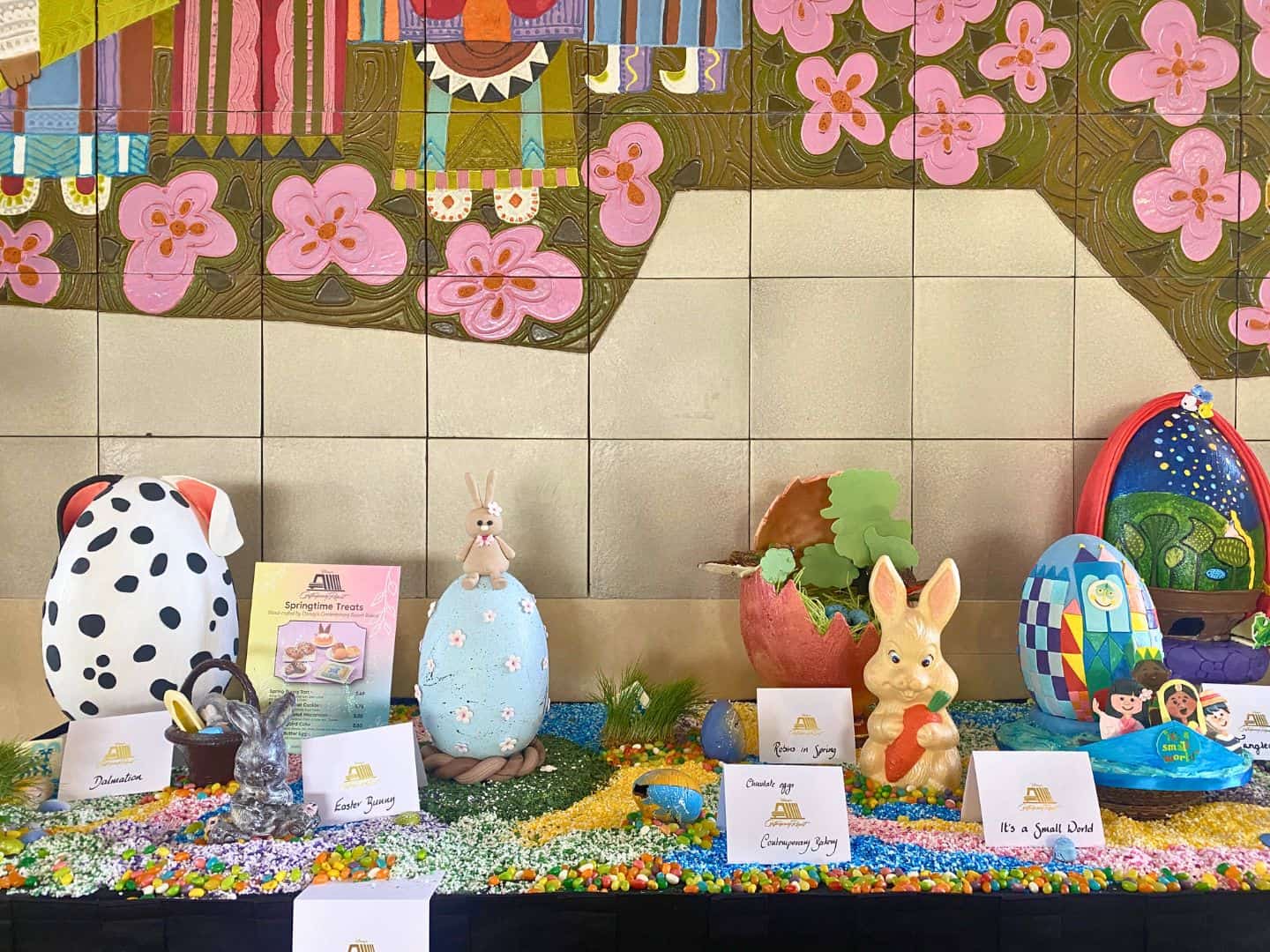 How to Do a FREE Tour of Disney Hotel Easter Egg Displays Using the ...