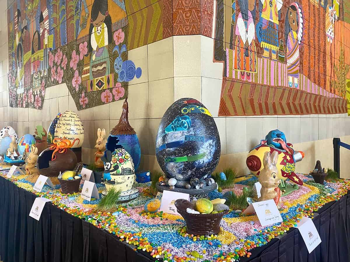 How to Do a FREE Tour of Disney Hotel Easter Egg Displays Using the ...