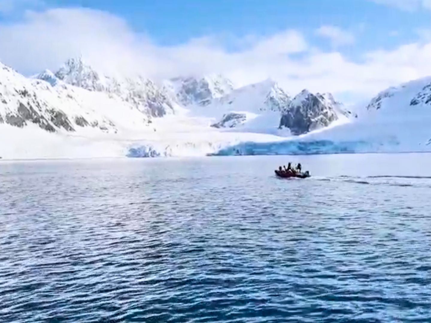 SeaWorld Orlando Unveils World’s First Fully Immersive Arctic Flying ...