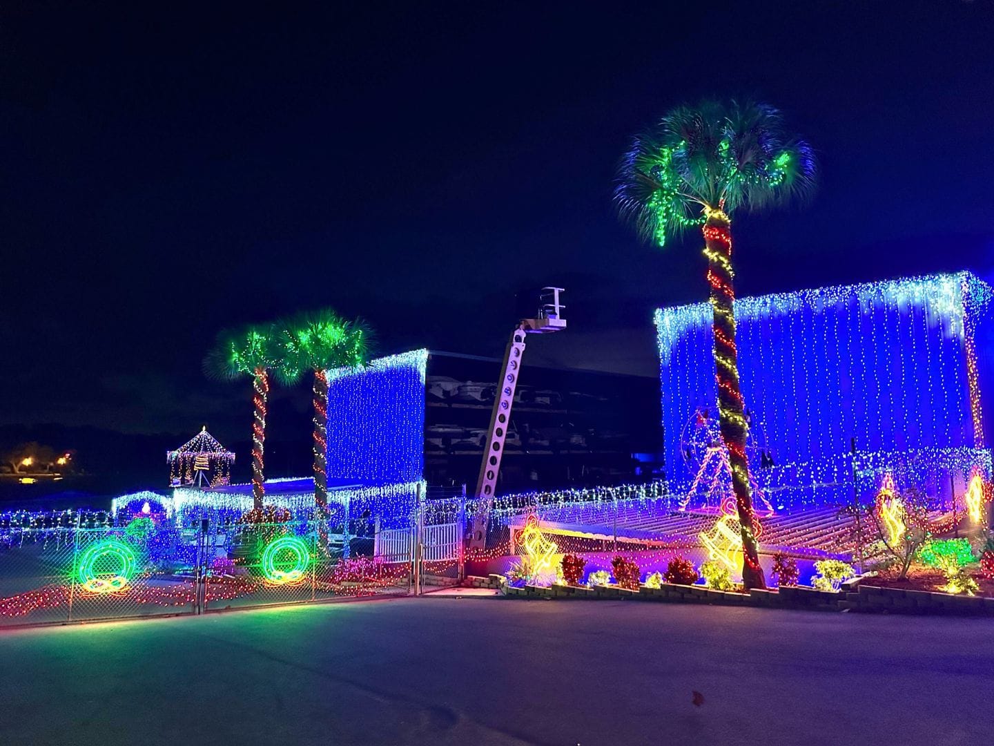 Mount Dora Christmas Lights With Kids: A Parent’s Planning Guide ...